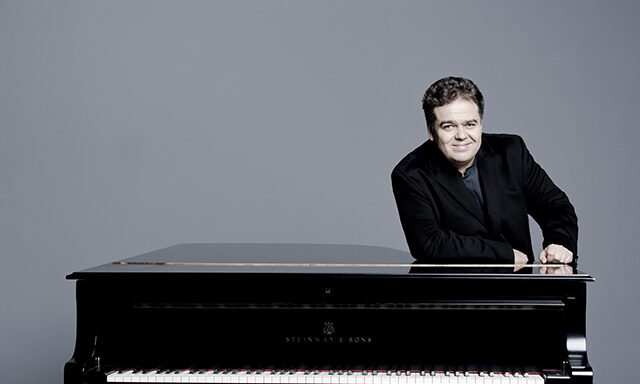 Eliahu Inbal, conductor | Orchestre Philharmonique de Monte-Carlo